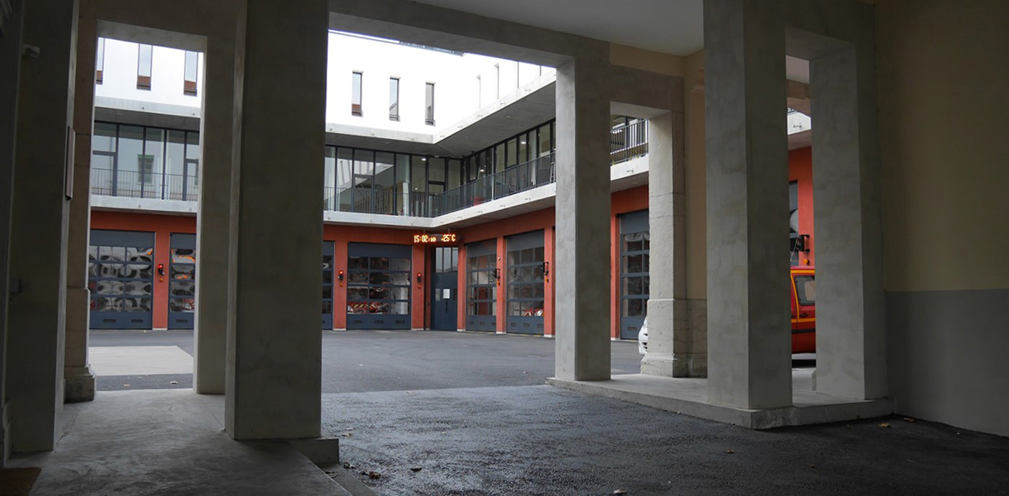 La caserne de pompiers de Lyon Confluence - Archipat, architectes du ...